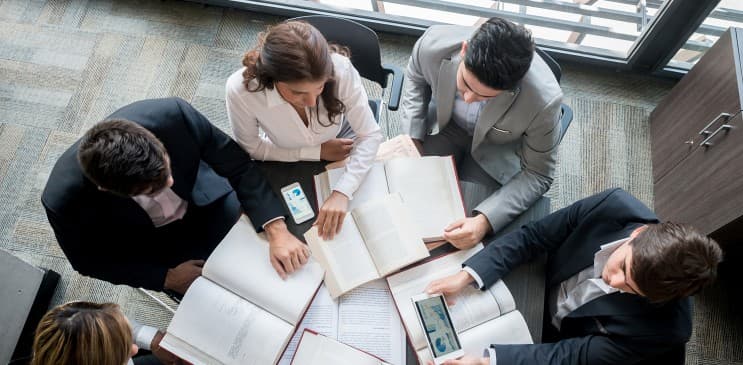 Business & Management Courses | ABM Further Education